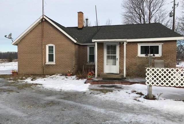 Vicki Wynne-Parry - Trophy Class Real Estate